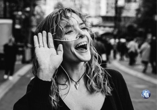 Loretta Harmes no puede comer por la boca, pero es una excelente chef ...