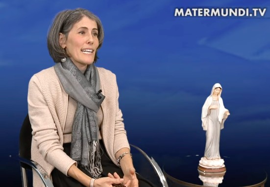 El duro camino de Raquel, vejada por los demonios de una vida sin Dios ...